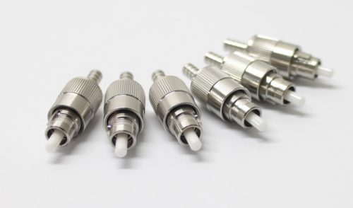 Vacuum compatible FC/APC connector - Fiberdesign